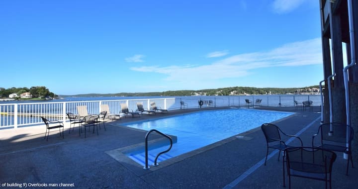 Remodeled Condo! Top Floor With The Best Views! - Osage Beach, MO