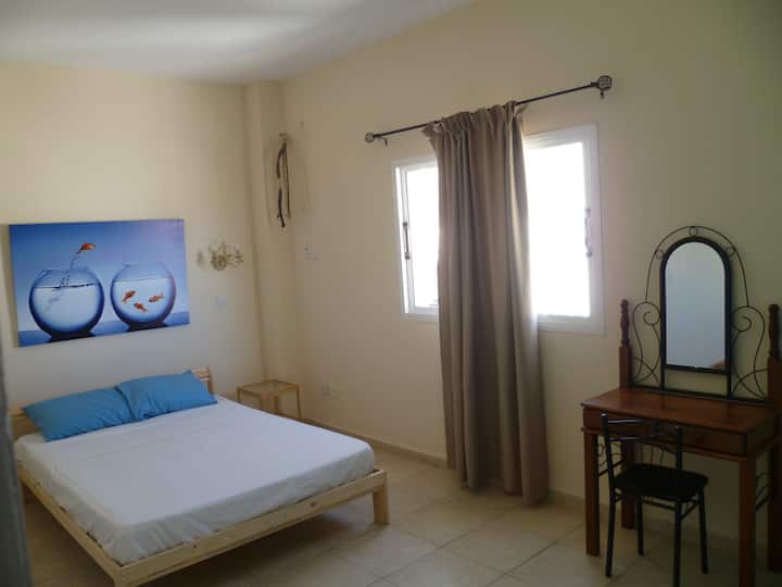 Laura's 2 Bedroom Apartment With Balcony! - Ayia Napa