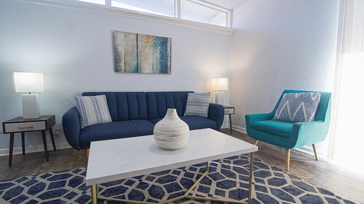 Stylish Stay Near Riverwalk, Pearl & Airport - The Sanctuary - San Antonio