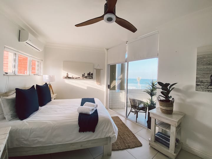 3 Bedroom Panoramic Sea View Apartment - Umdloti - La Mercy