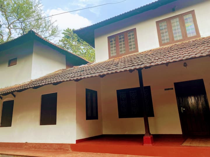 Kerala Countryside Heritage Villa Near Waterfall - Kerala