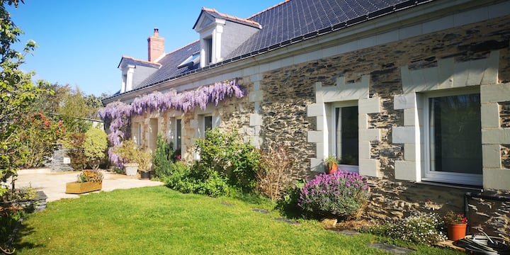 Véritable Longère En Bord De Loire - Bauné