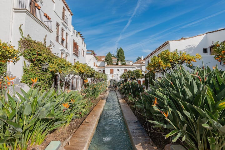 Senorio De Marbella Golden Mile Amazing
2 Bed Flat - Marbella