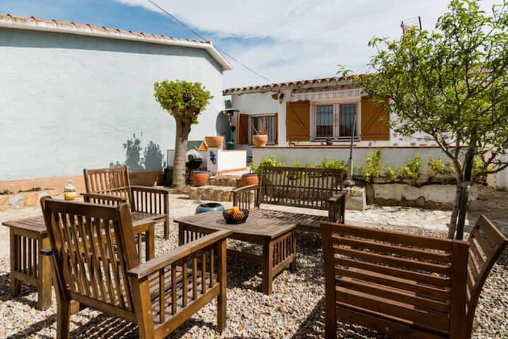 Cozy Little House With Garden, Central, But Quiet - Empuriabrava