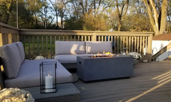 Cute And Cozy Home With  Backyard Oasis - Downers Grove, IL