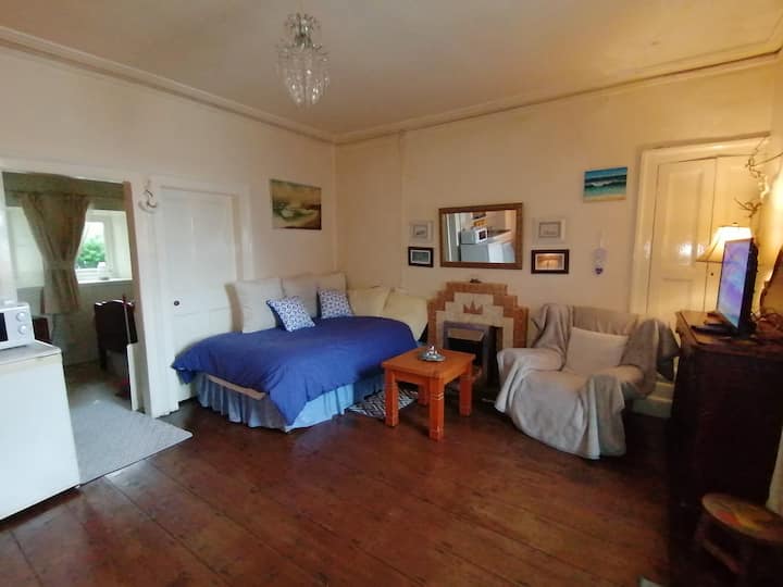 Seaside Studio In A Central Town House. - Lahinch