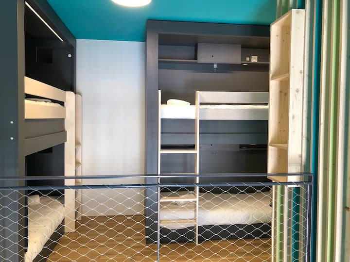 Lit Dortoir De 6 "Men Only" Salle De Bains Commune - 