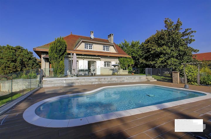 Domaine Magnolia Avec Piscine Et Jardin - Les Avenières