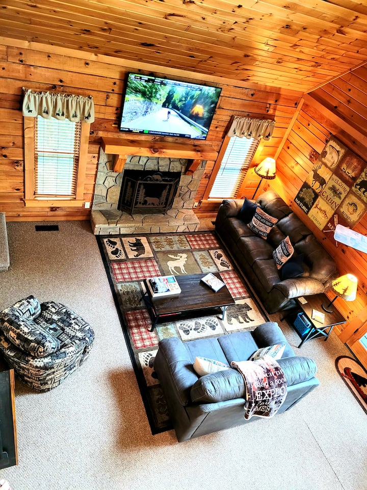 Lakeview+hottub+pooltable+retrogaming+gasfireplace - Douglas Lake, TN