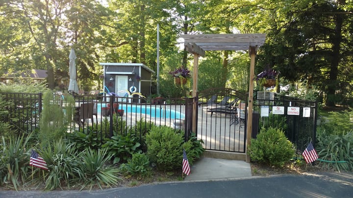 The Saugatuck Retro Resort - Saugatuck, MI