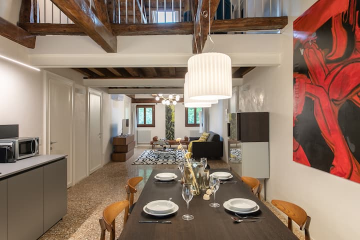 Palazzo Venere - Scrittore - Venice