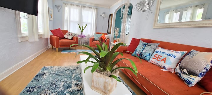 Lake Worth Beach Paradise Cove Cottage 2-1 Bedroom - Atlantis, FL