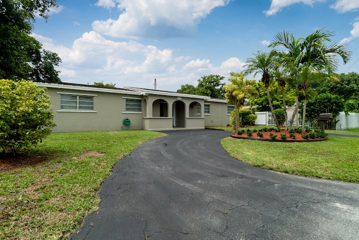 Miami Modern Private House With Pool, Bbq & Patio - Coral Gables, FL