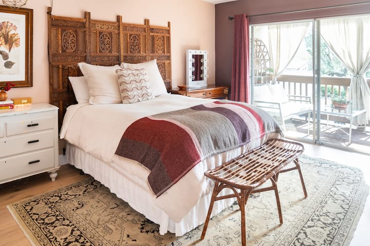 Bright Open New Remodel 2 Bd Townhouse W/views - Thousand Oaks, CA