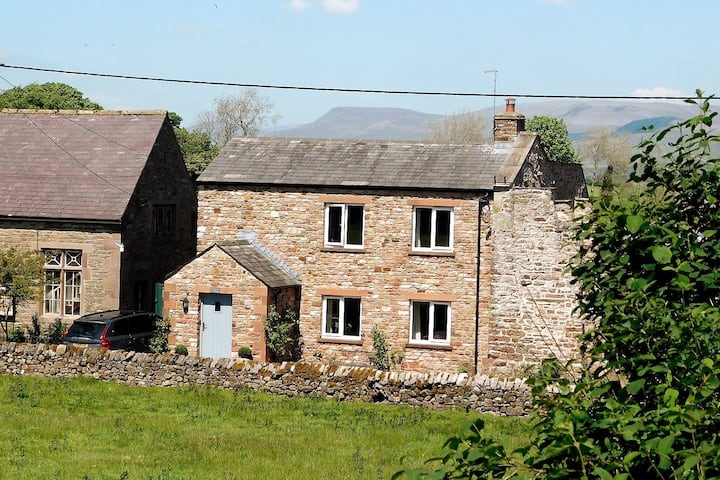Beautiful 3 bedroom/3 bath Cottage with log burner - Cottages for Rent ...