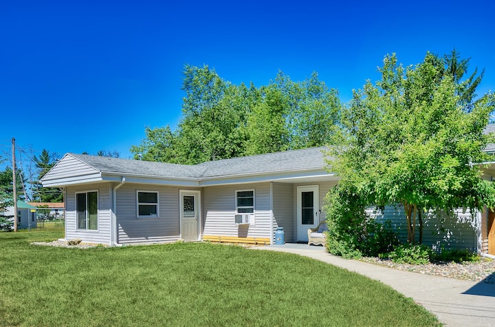 All Seasons Getaway - Roscommon, MI