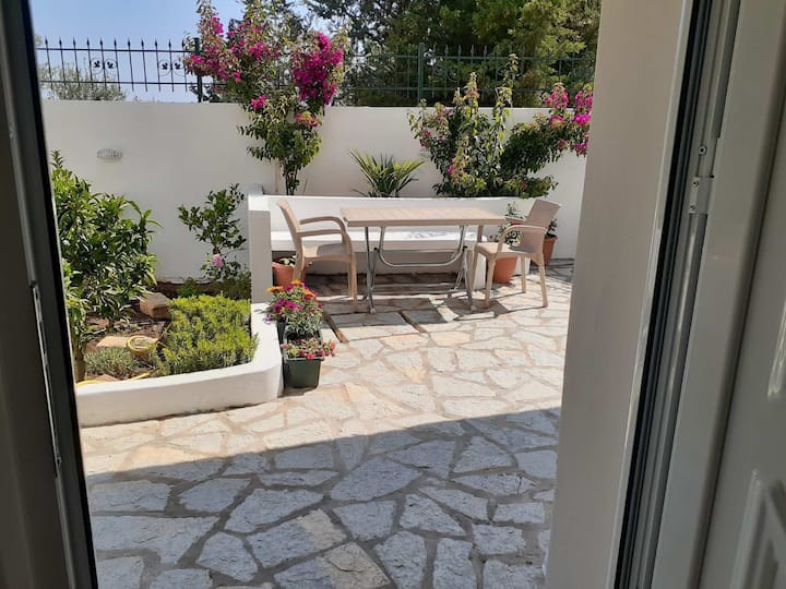 Yard View - Benjamin's Studio - Dhërmi