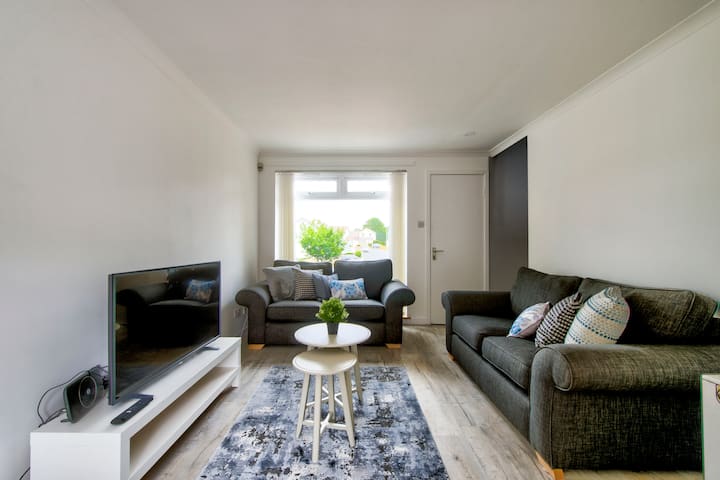 Stylish, Bright And Peaceful South Side Home - Glasgow