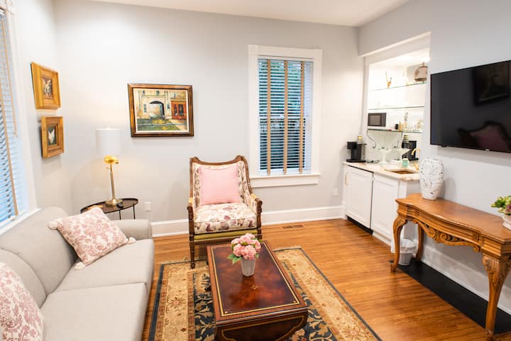 Downtown 1 Br Newly Renovated Suite-opal Mae - Lewisburg, WV