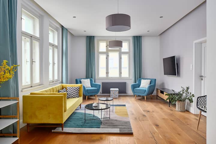Airy & Sunlit Apartment • Ideal For Groups - Prague