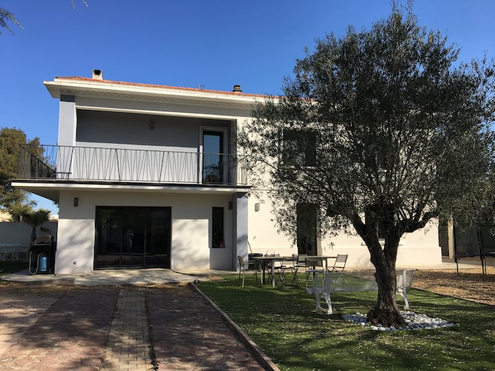 Villa Spacieuse Avec Piscine Grand Jardin Au Calme - Le Crès