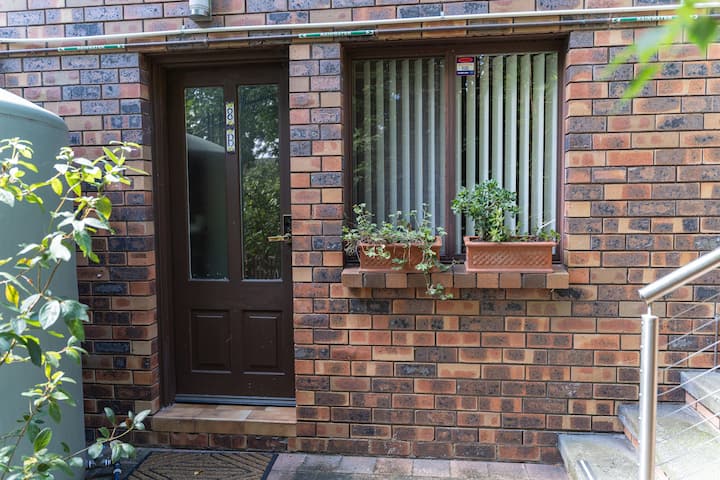 Lugarno Lodge Garden Apartment - Australia