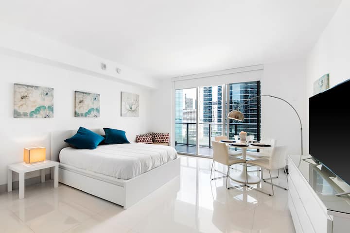 Super Luxury Brickell Studio Condo With Parking - Miami