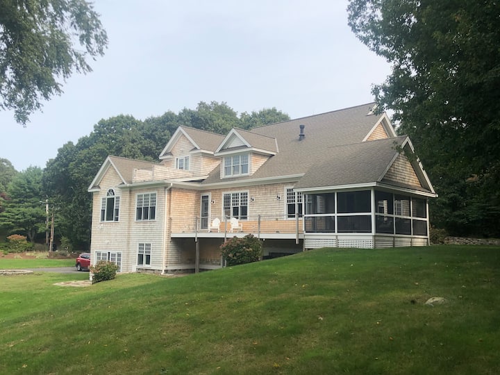 Spacious Property Close To Watch Hill - Westerly, RI