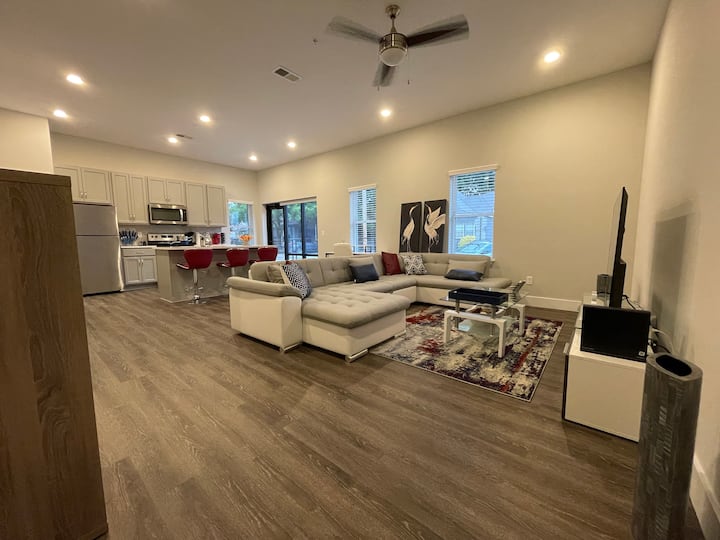 Overton Square | Gated Parking / 10min To Beale St - Memphis, TN