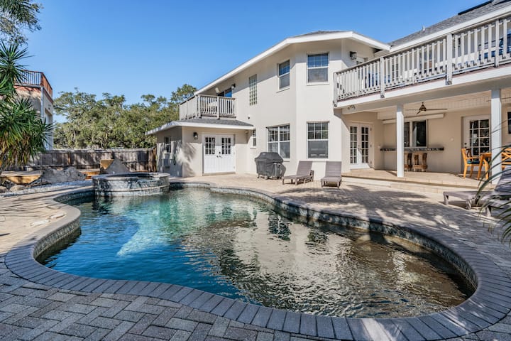 5b Resort Style Pool Home! Tiki Bar, 1 Mile To Popular Beach -Tropical Paradise! - Indian Rocks Beach, FL