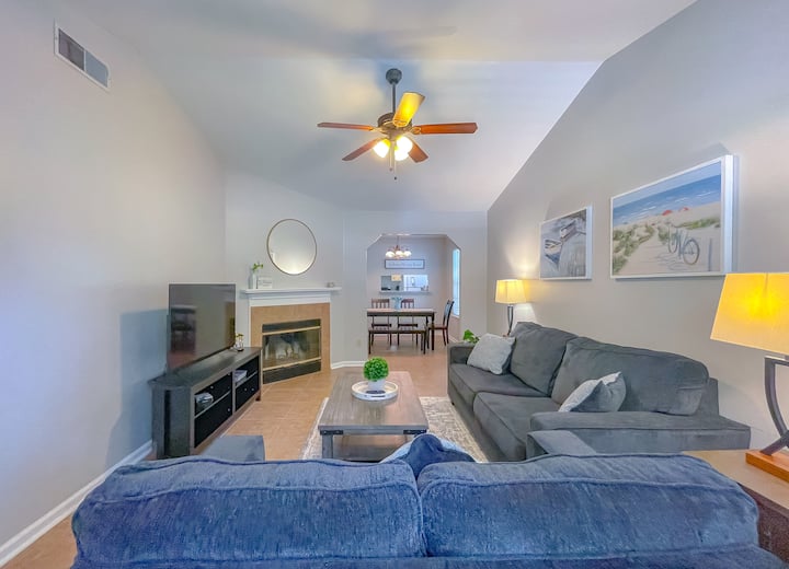 Luminous & Pristine, Spacious And Serene! - Tallahassee, FL