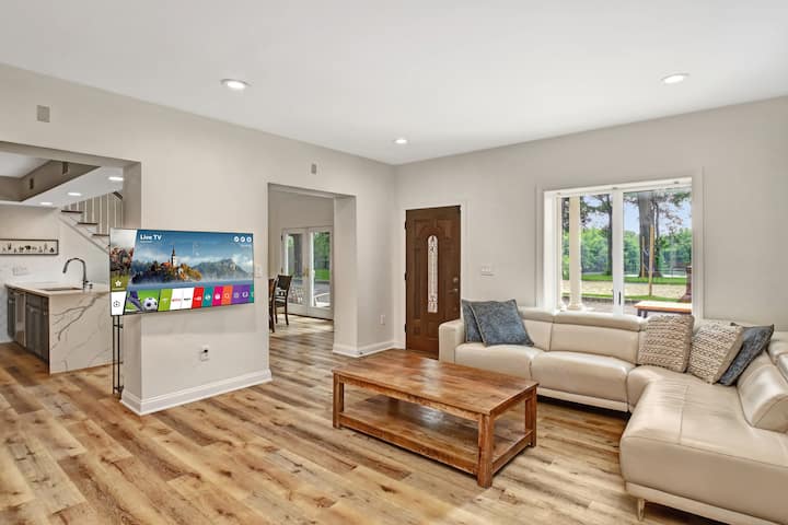 The Jersey Shore Lake House - iPlay America, Freehold