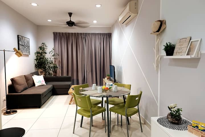 Trigon Luxury Residence @ Setiawalk Puchong - Puchong