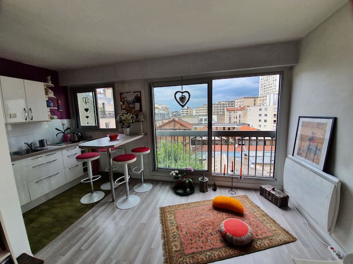 Very Parisian Nest In Village Jourdain/belleville - Paris