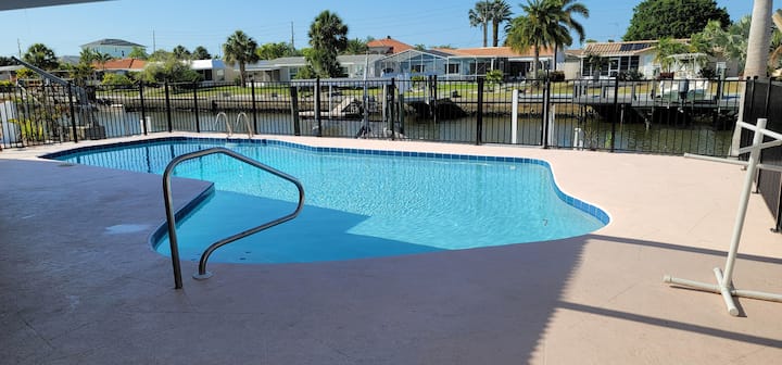 Waterfront  Pool Home - New Port Richey, FL