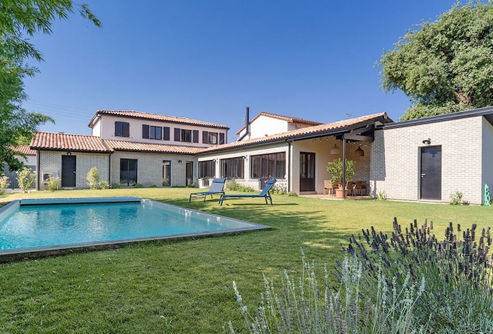 Grande Villa Avec Piscine Chauffée Et Jardin - Bordeaux