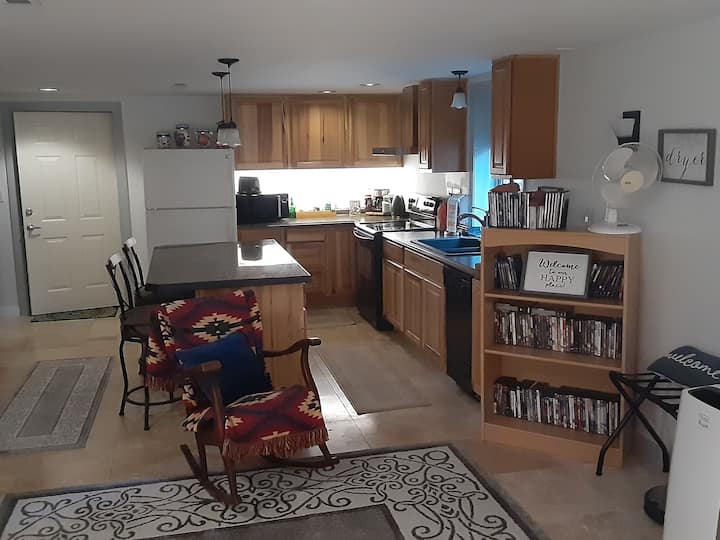 Modern Eastside Studio Close To I205 - Portland, OR