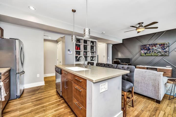 Luxurious & Cozy | Private Rooftop | Firepit - Cincinnati