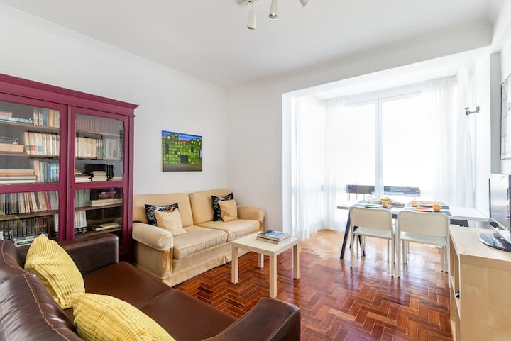 Spacious Apartment T3 Near Beach (10 Min By Walk) - Estoril