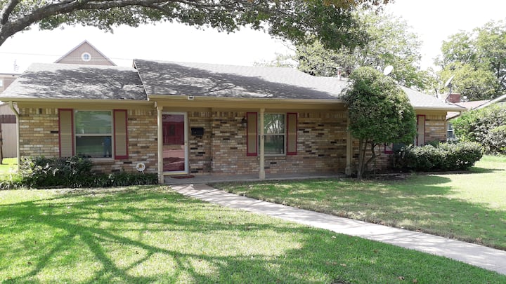 3 Bebroom Home With Patio - Waxahachie, TX