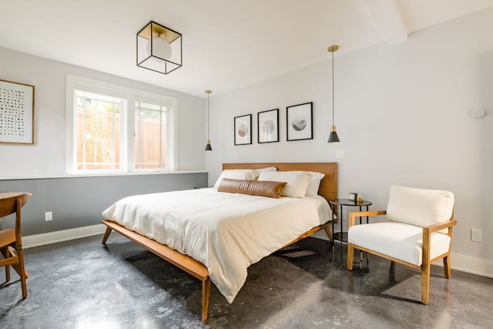 Lux King Guest Suite In A Walkers Paradise - Seattle, WA