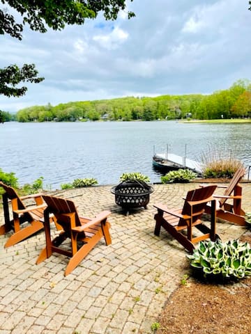 Relax and play at Locke Lake Waterfront Retreat