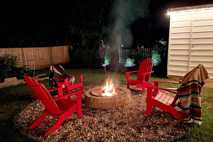 Greenville Bungalow W/ Stock Tank Pool + Fire Pit - Greenville, SC