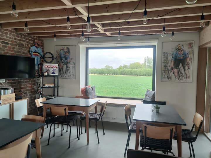 A 5 Bedroom Barn Conversion, With Modern Upgrades. - Geraardsbergen