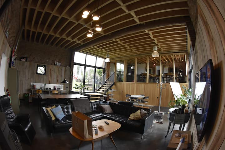 A 5 Bedroom Barn Conversion, With Modern Upgrades. - Geraardsbergen