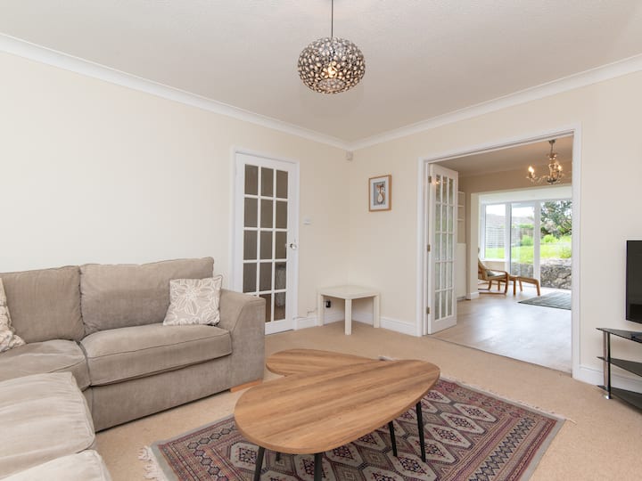 Spacious 3 Bed House With Parking In Upper Weston - Bath