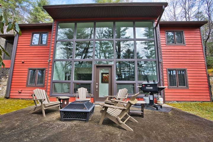 The Allen Home - Across From Half Mile Farm - Highlands, NC
