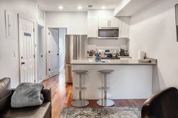 "The Adams Morgan Cozy Retreat (1br)" - Washington, D.C.
