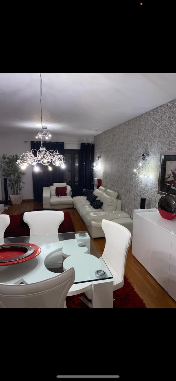 Apartamento Encantador,com Piscina E Ginásio - Loures