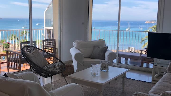 Bel Appartement  T4 Front De Mer Vue Panoramique. - Bandol